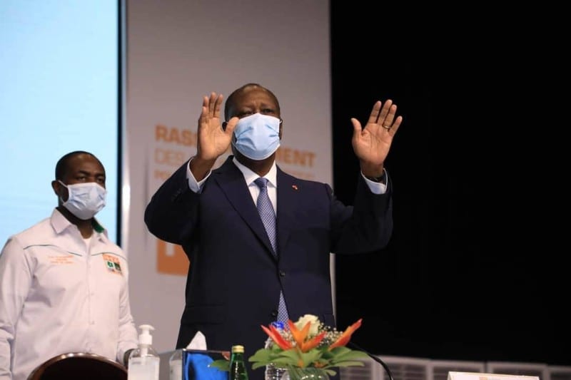 Présidentielle ivoirienne: Alassane Ouattara revient sur sa décision et se porte candidat ...